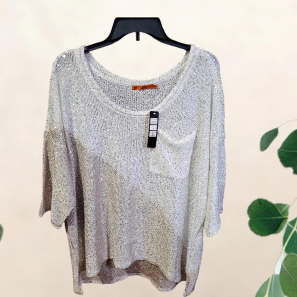 Belldini | Tops | Belldini White And Platinum Blouse | Poshmark